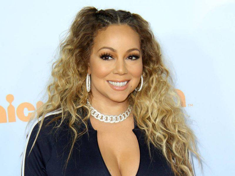 Mariah Carey lança “Caution”, seu 15° álbum de carreira