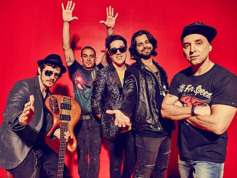 O Jota Quest lança o clipe da música “Morrer de Amor”